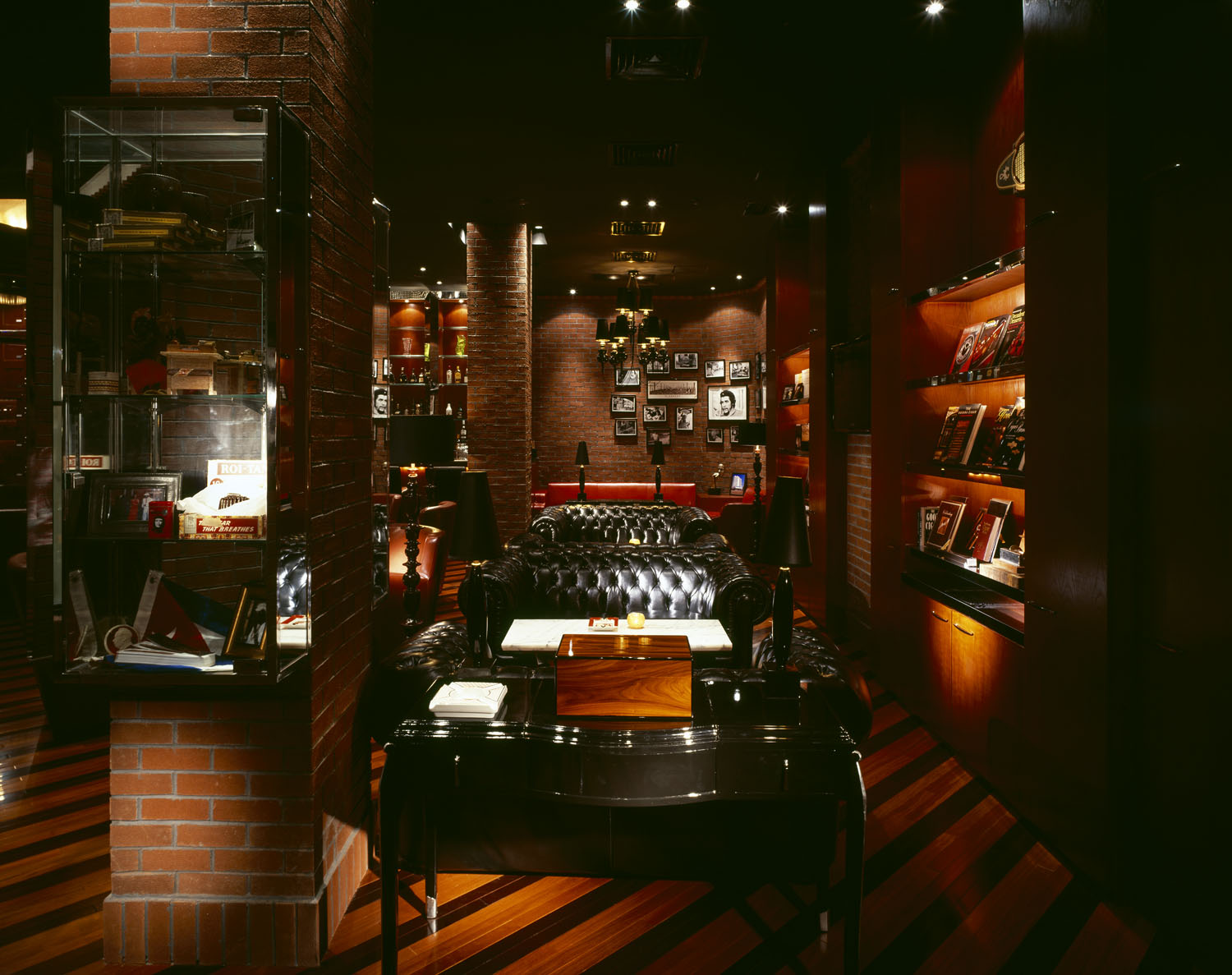 Libre Cigar Lounge Shanghai HILTON HOTEL/上海・中国 |株ザ・ヴィンテージハウス